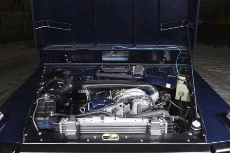 Expedition Motor Company Midnight Blue 1991 250GD