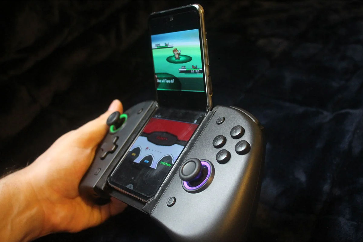 Guy Turned His Galaxy Z Flip 3 Into A Nintendo DS, Complete With Split ...