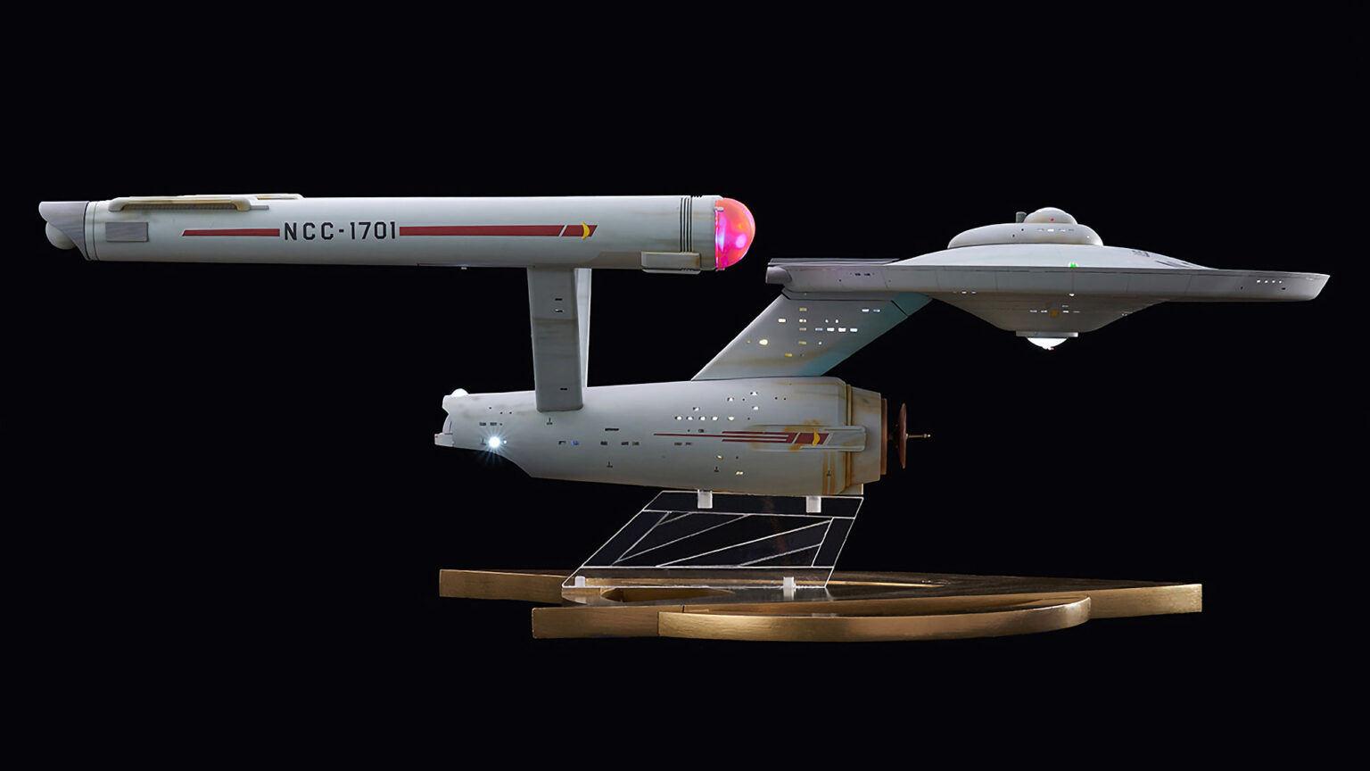 Here’s A Ginormous 32-inch Long Star Trek USS Enterprise Die-cast Replica