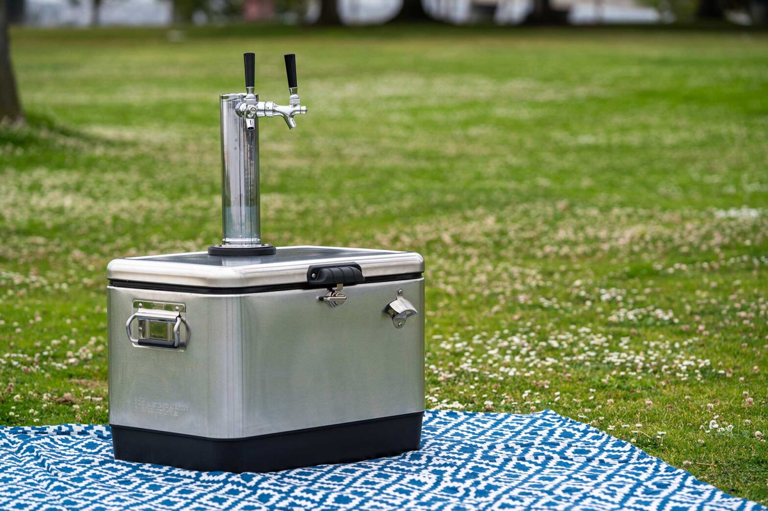 Cooler Keg: It’s A Cooler, A Keg, And A Draft System Rolled Into One