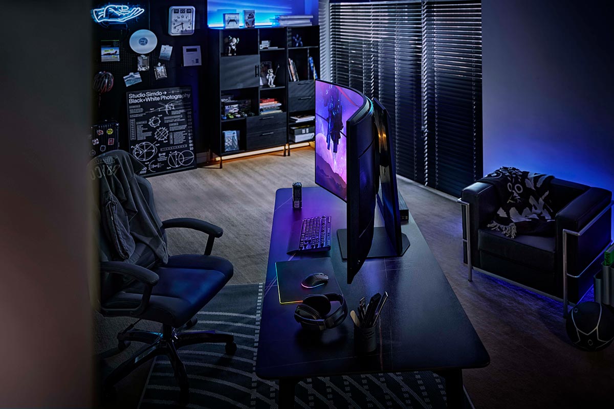 Samsung 55-inch Odyssey Ark Is A Curved Gaming Monitor That Does ...