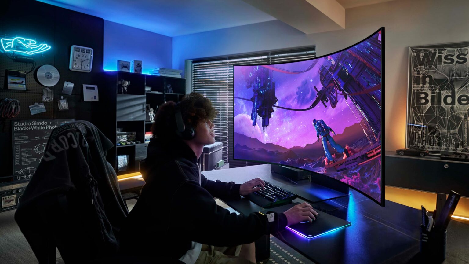 Samsung 55-inch Odyssey Ark Is A Curved Gaming Monitor That Does ...