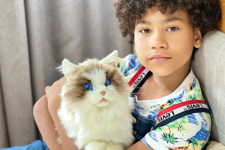 MetaCat AI-powered Robot Cat Takes Realism To The Next Level LED Screen ...