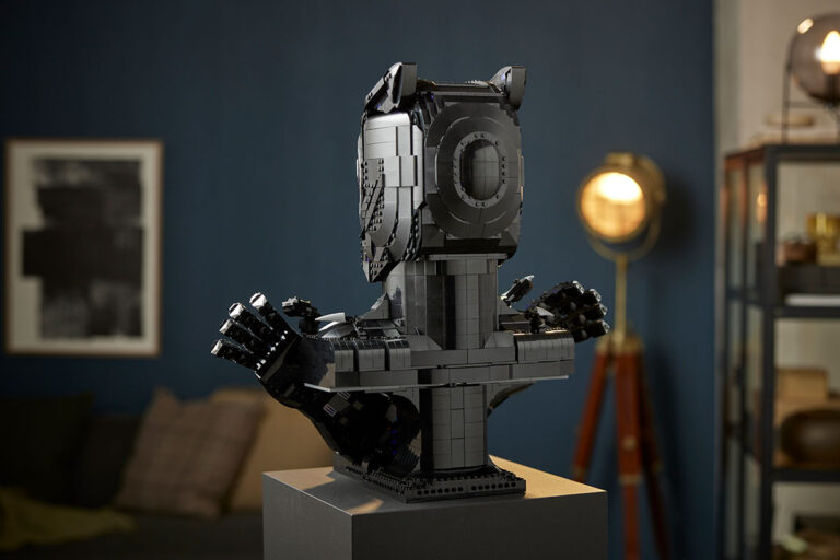 LEGO Marvel Black Panther (76215) Set: Wakanda Forever For $350