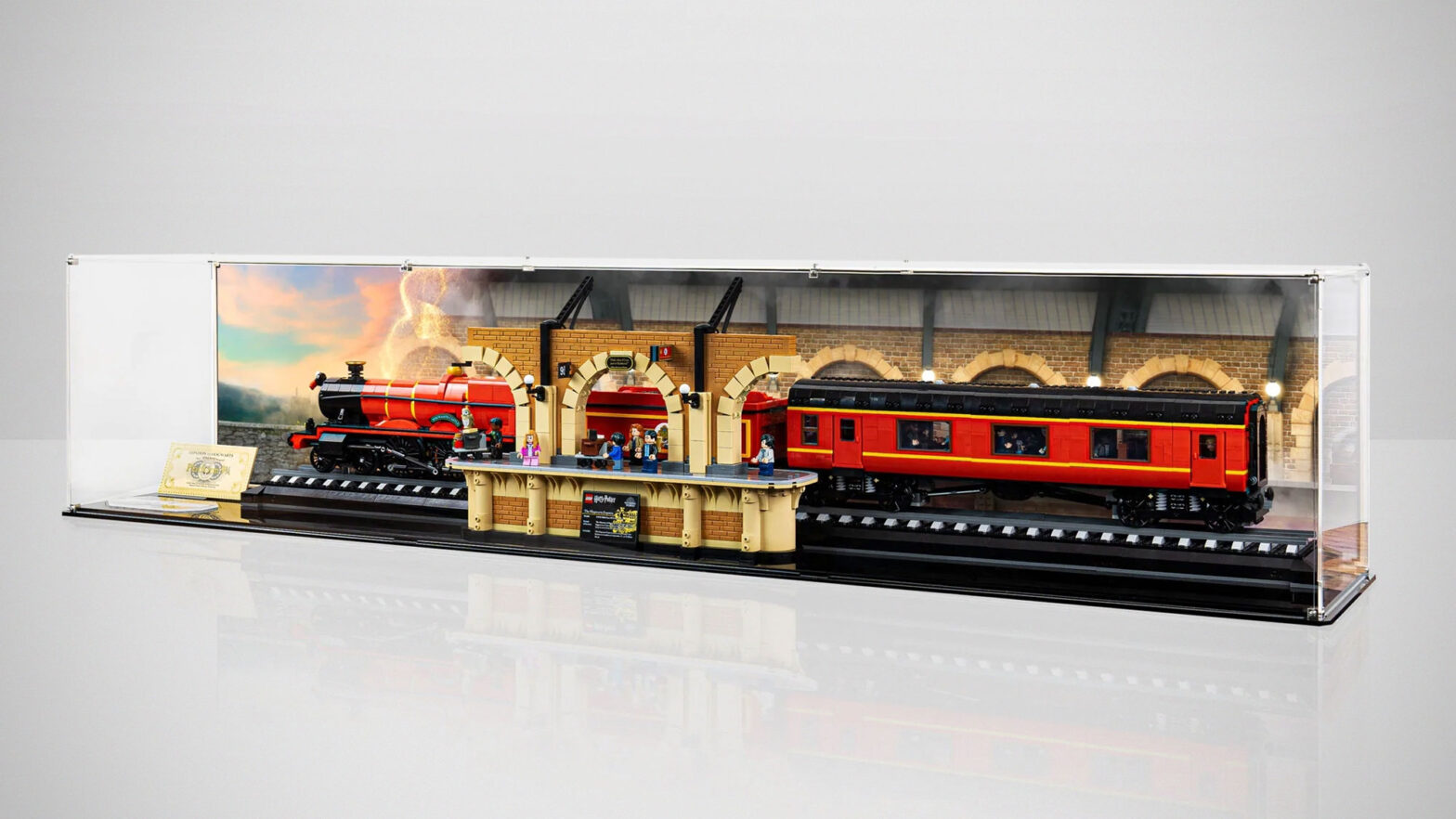 This Display Case “Extends” The Platform 9¾ Of The LEGO Hogwarts ...