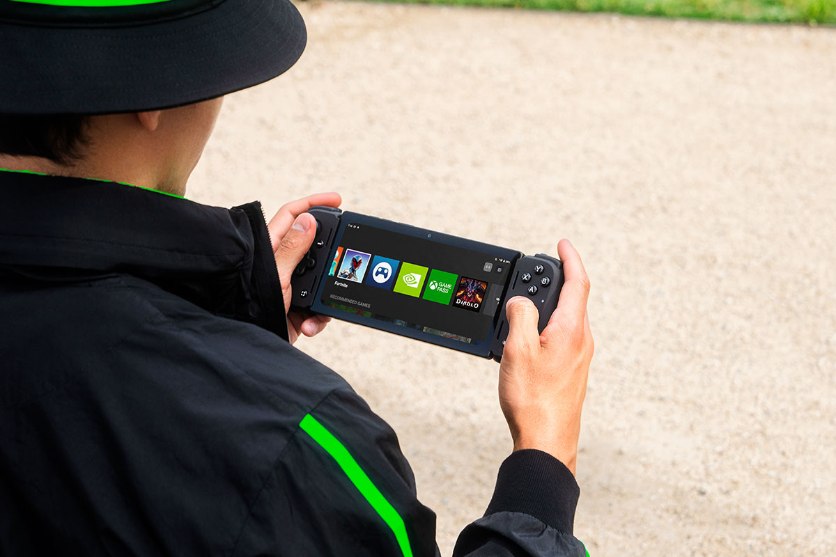 Razer Edge 5G Android Handheld Gaming Device Lets You Game Anywhere. No ...