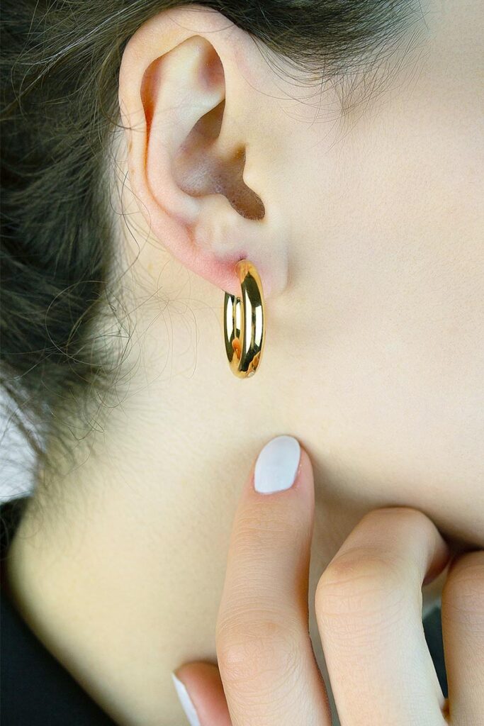 How Come Gold Earrings Are Always Fashionable?