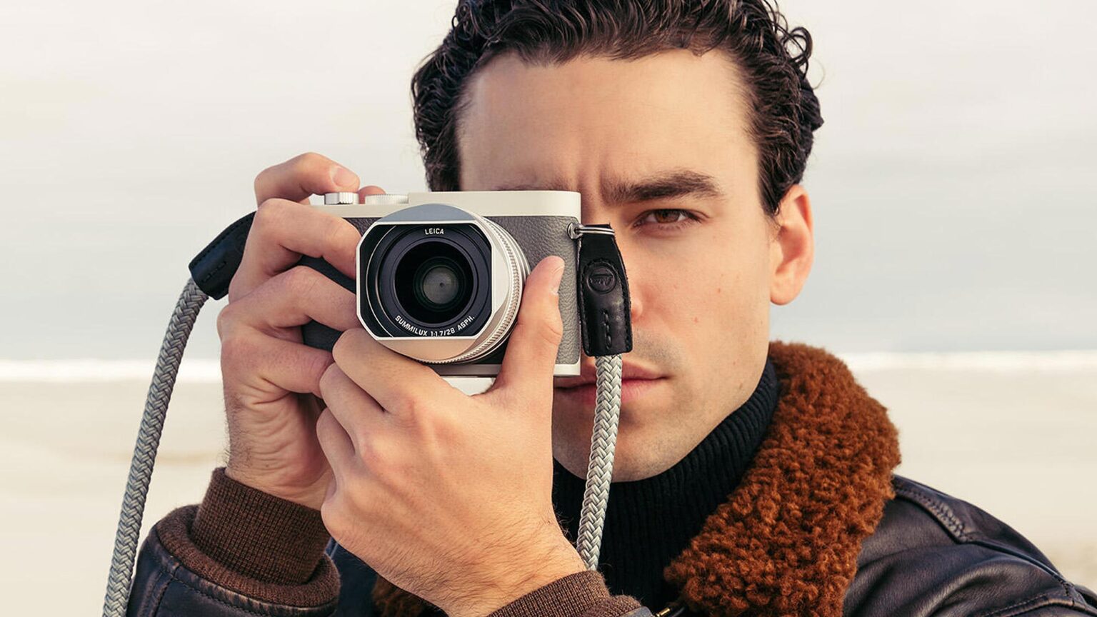 Leica Q2 “Ghost” By HODINKEE Pays Tribute To The Diving Watch “Ghost ...