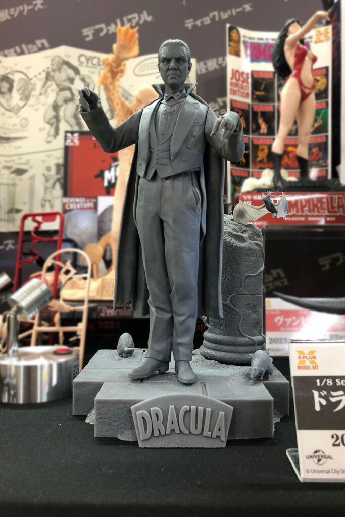 X-Plus Vampirella And 1931 Dracula Plastic Model Kits