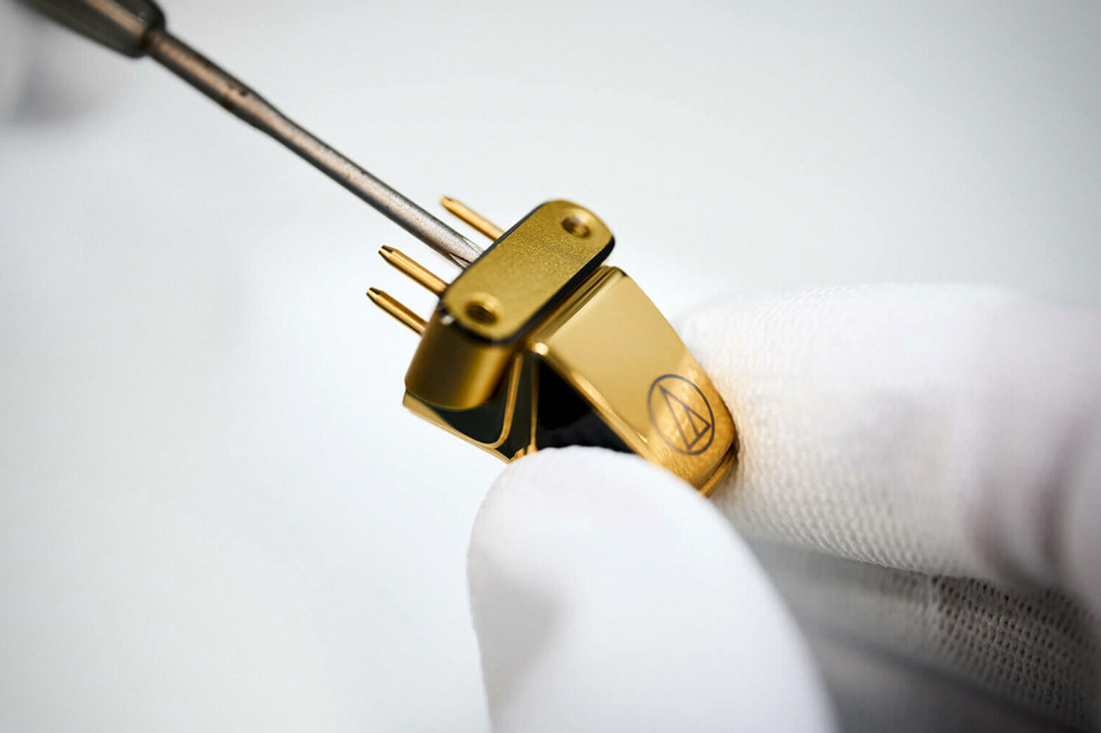 This High-end Phono Cartridge For Turntable Costs More Than A Rolex