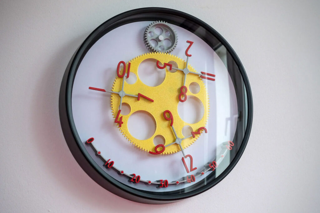 Improved Wandering Hour Clock Is Definitely A Conversational Piece