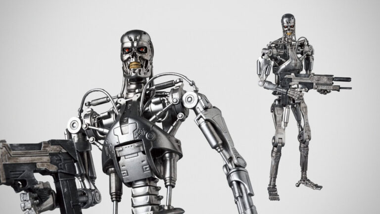 MAFEX Terminator 2: Judgement Day Endoskeleton Action Figure