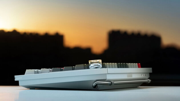 OnePlus’ First Keyboard Has A Customizable Rotary Dial And A Slider ...