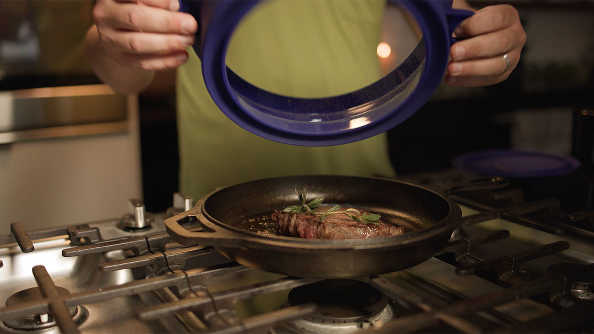 SplatterDōm Is A Splatter Guard For Pots And Pans To Eliminate Messy ...