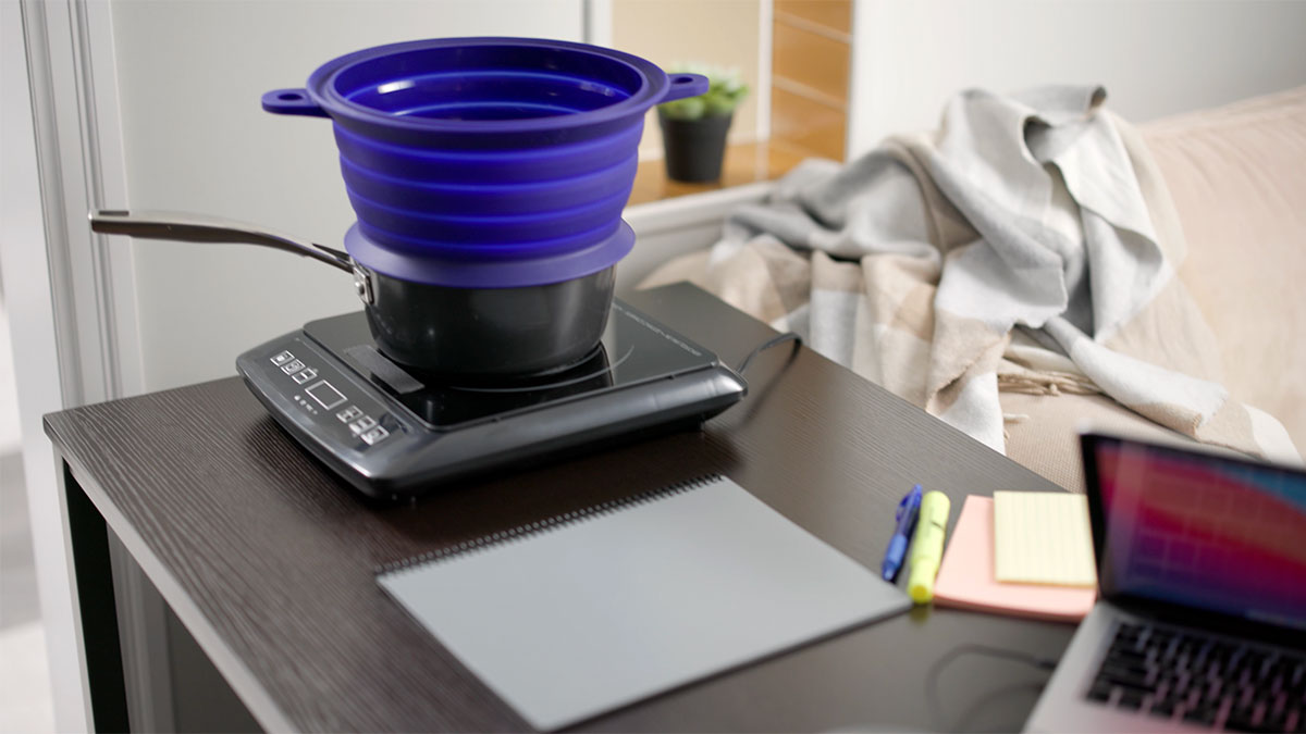 SplatterDōm Is A Splatter Guard For Pots And Pans To Eliminate Messy ...