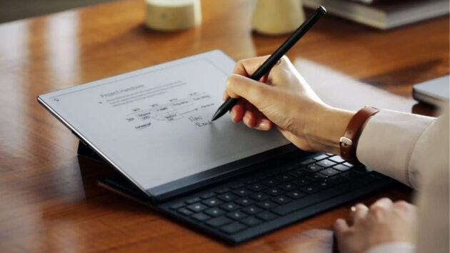 reMarkable Type Folio Adds Folio-style Keyboard To The reMarkable 2 ...