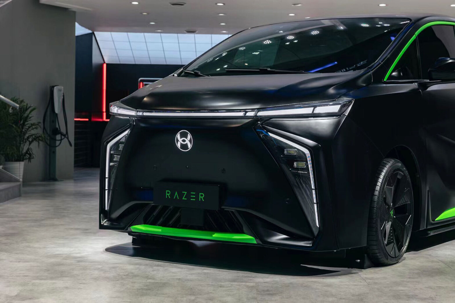 This Is HYCAN V09 Razer Edition Concept MPV And It’s A Mobile Esports Fortress!