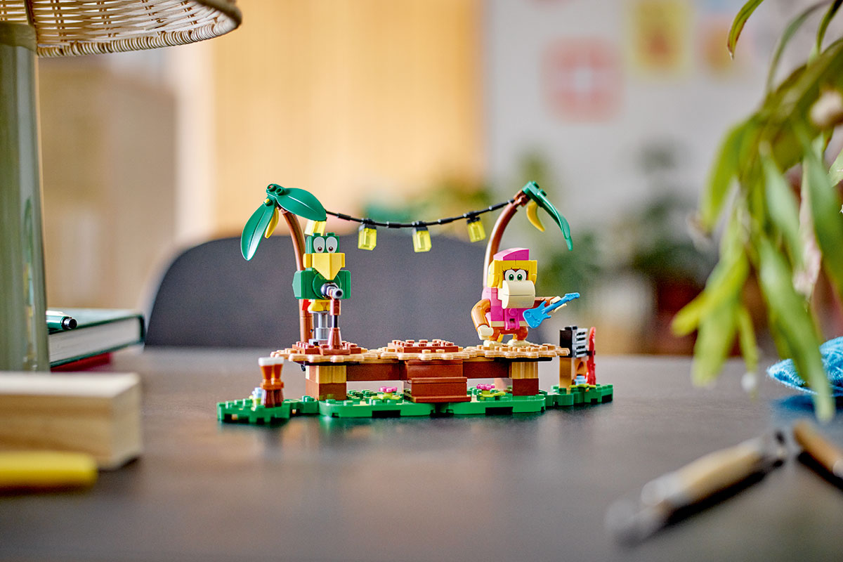 Donkey Kong Joins LEGO Super Mario Sets With Four Expansion Sets