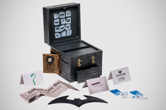 McFarlane Toys The Riddler: Puzzle Box By Edward Nygma: A 1:1 Batarang ...