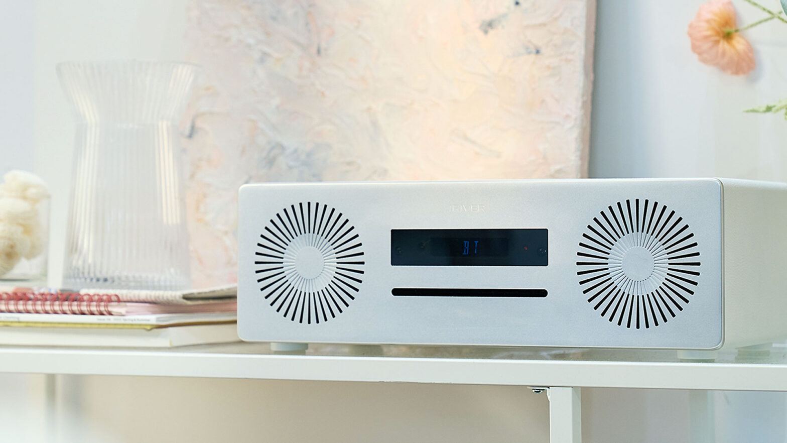 iRiver IA2000 Is A Sleek CD Player With Bluetooth Speaker And FM Radio