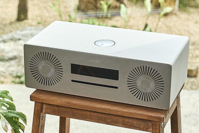 iRiver IA2000 Is A Sleek CD Player With Bluetooth Speaker And FM Radio
