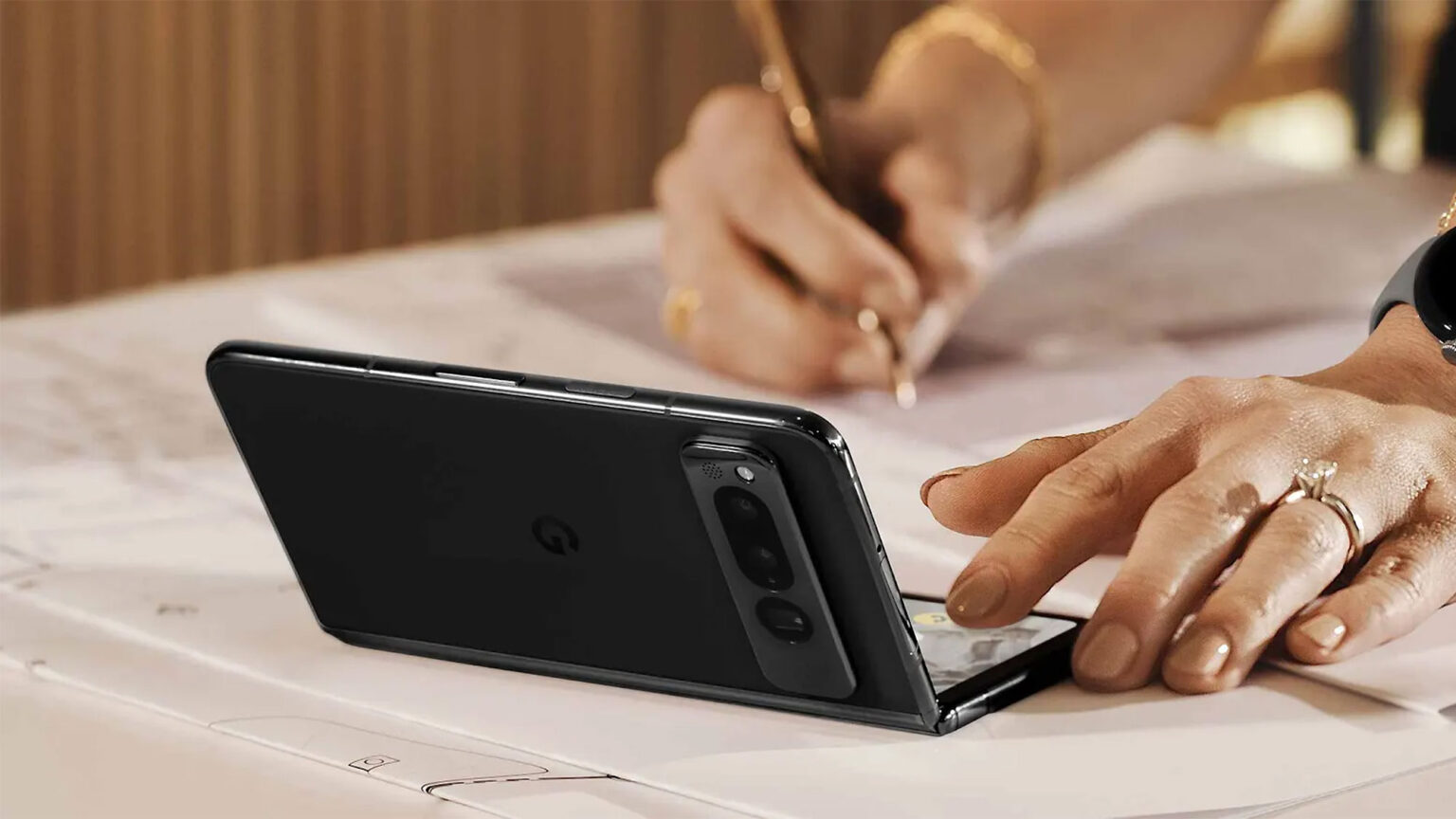 Google Pixel Fold Folding Phone Officially Unveiled!