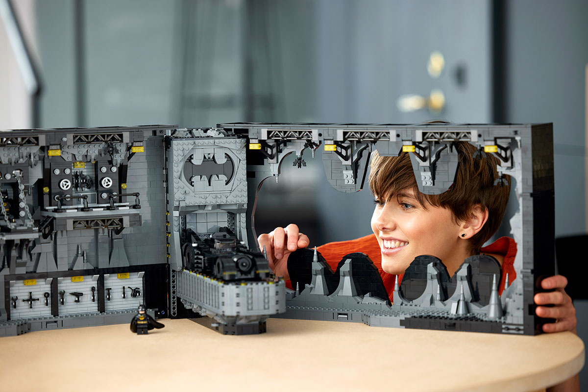 3,981-piece LEGO Batman Returns Batcave Shadow Box (76252) Announced!