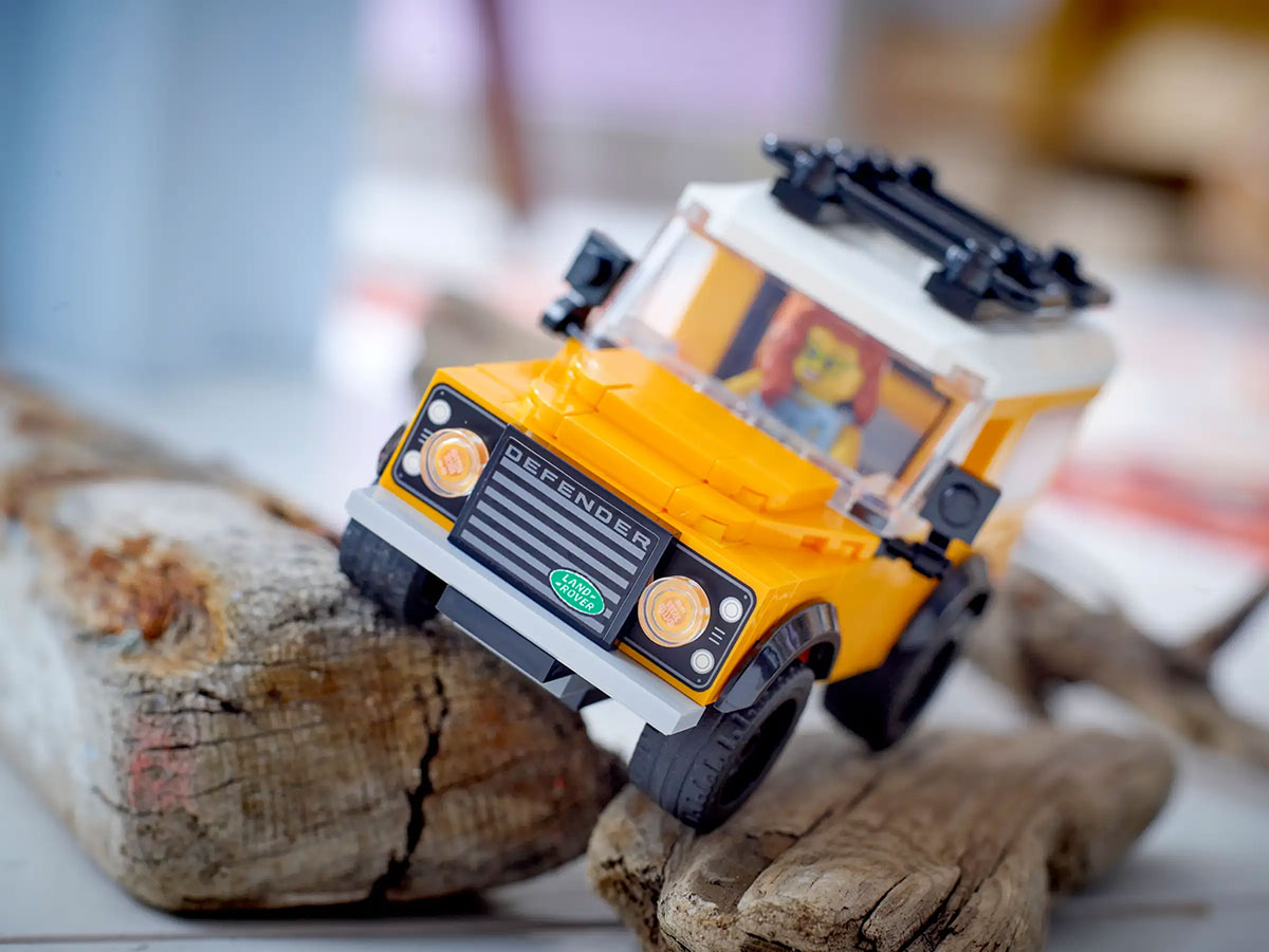 LEGO Land Rover Classic Defender (40650): 150-piece Accurate ...