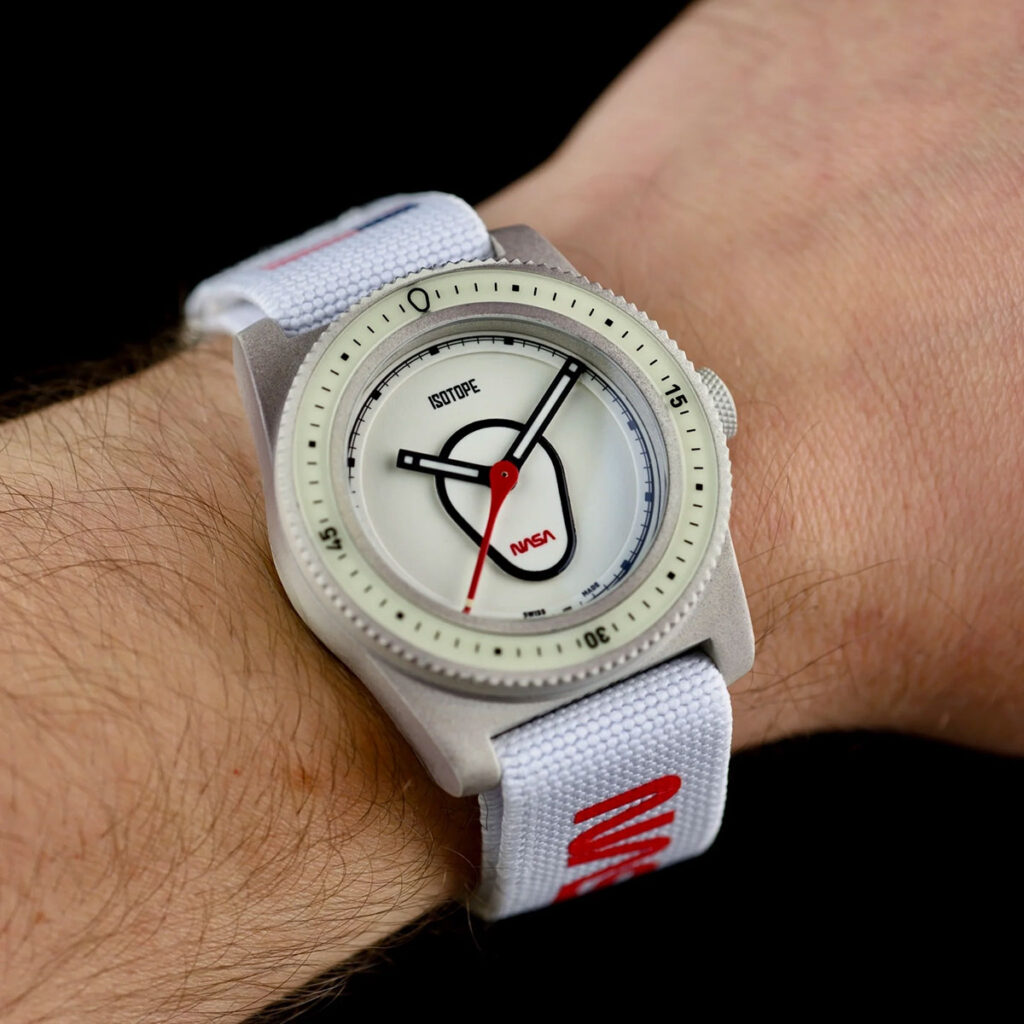 Limited Edition Isotope Hydrium NASA Wrist Watch: When Diving Meets ...