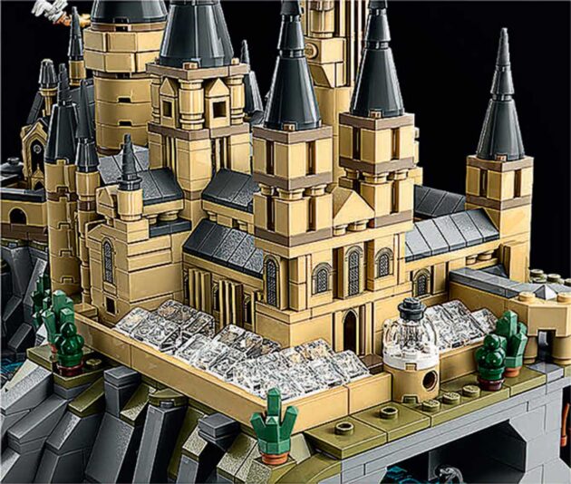 LEGO Micro Build Of Hogwarts Castle And Grounds Previewed In LEGO Japan ...