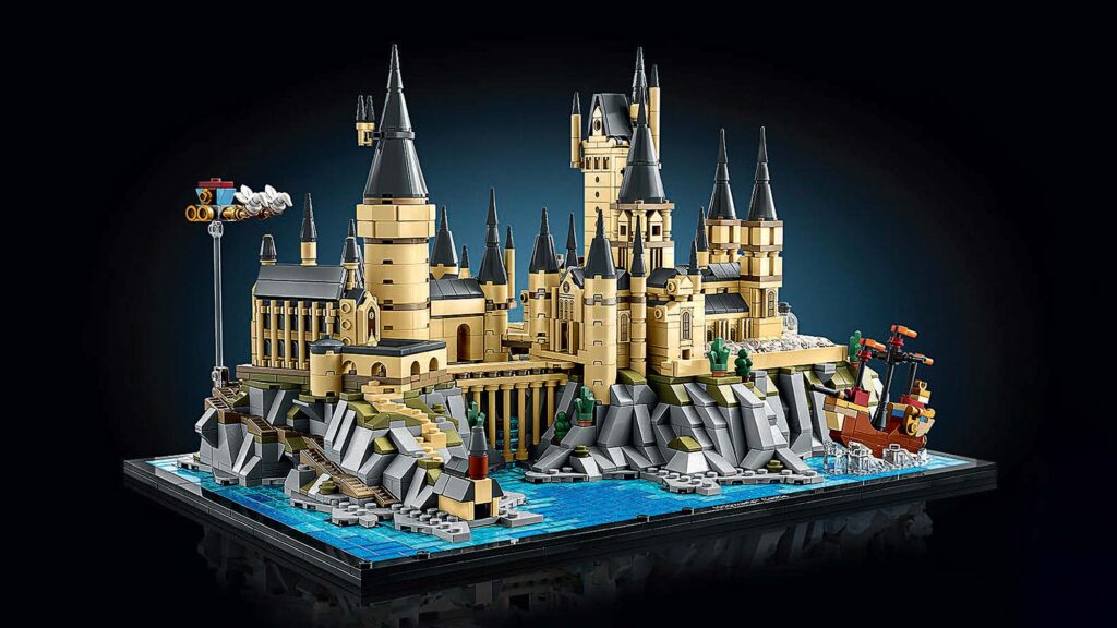 LEGO Micro Build Of Hogwarts Castle And Grounds Previewed In LEGO Japan ...