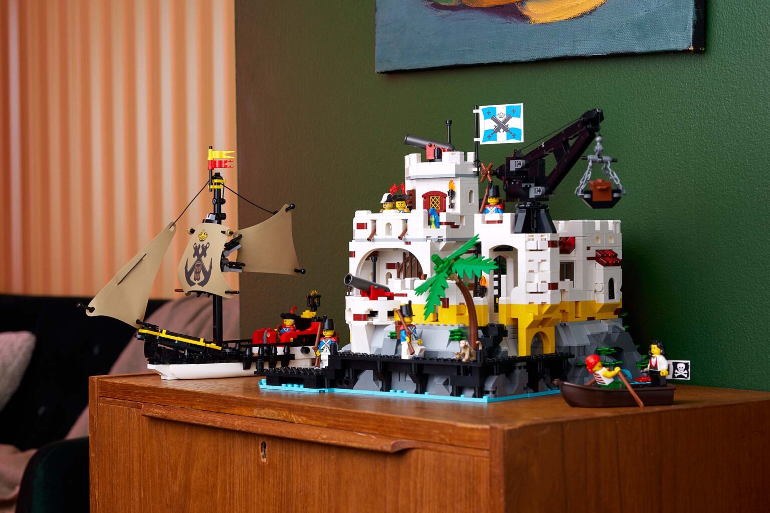 LEGO Pays Homage To 1989 Pirates Set With 2,509-piece LEGO Icons ...