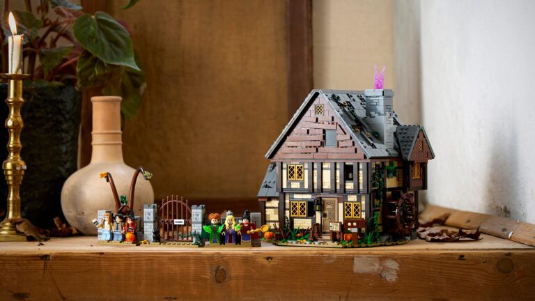LEGO Ideas Disney Hocus Pocus: The Sanderson Sisters’ Cottage (21341)