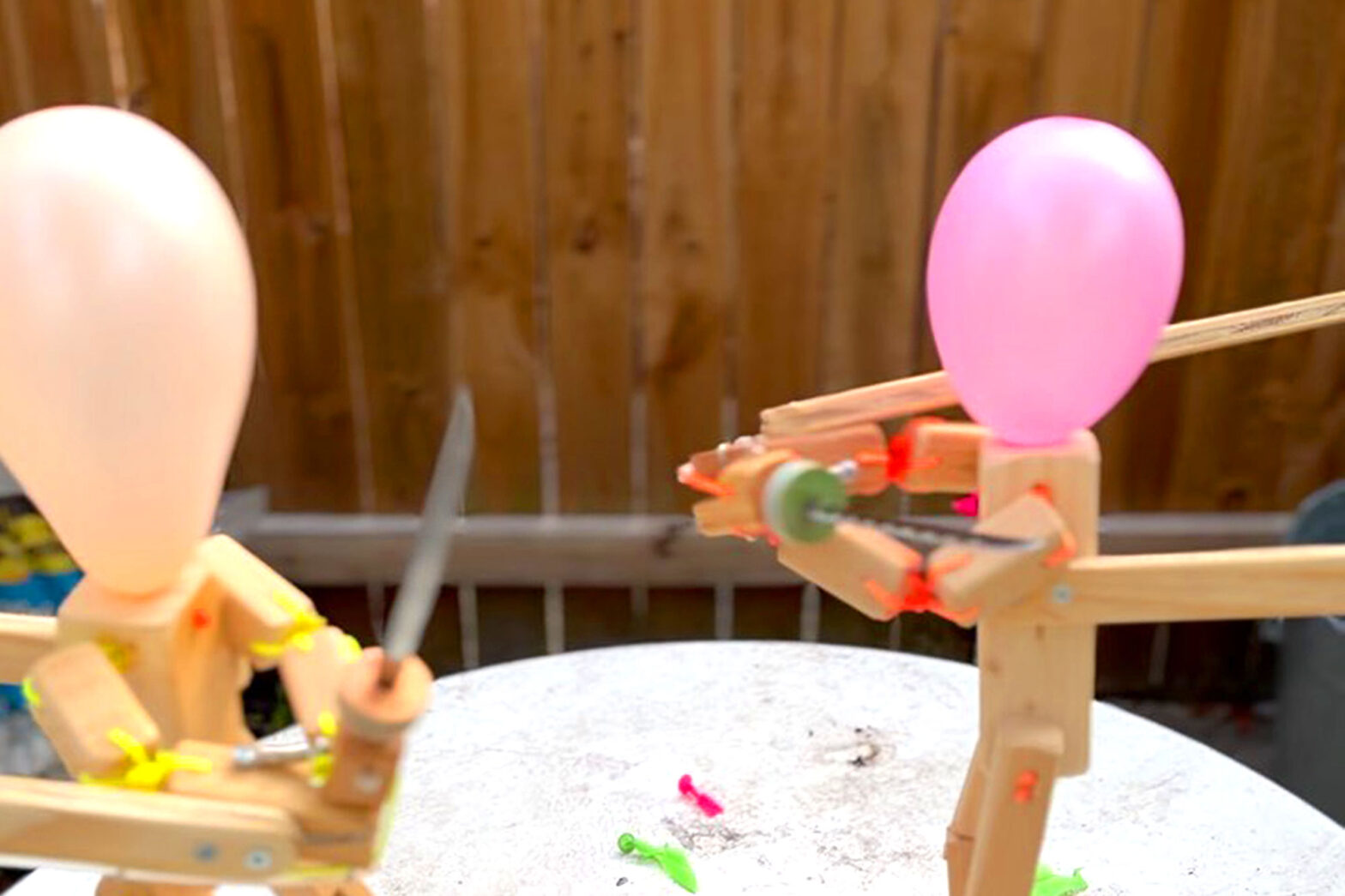 Block’em Pop’em Woodbots: Analog One-To-One Arcade Fighting Toy