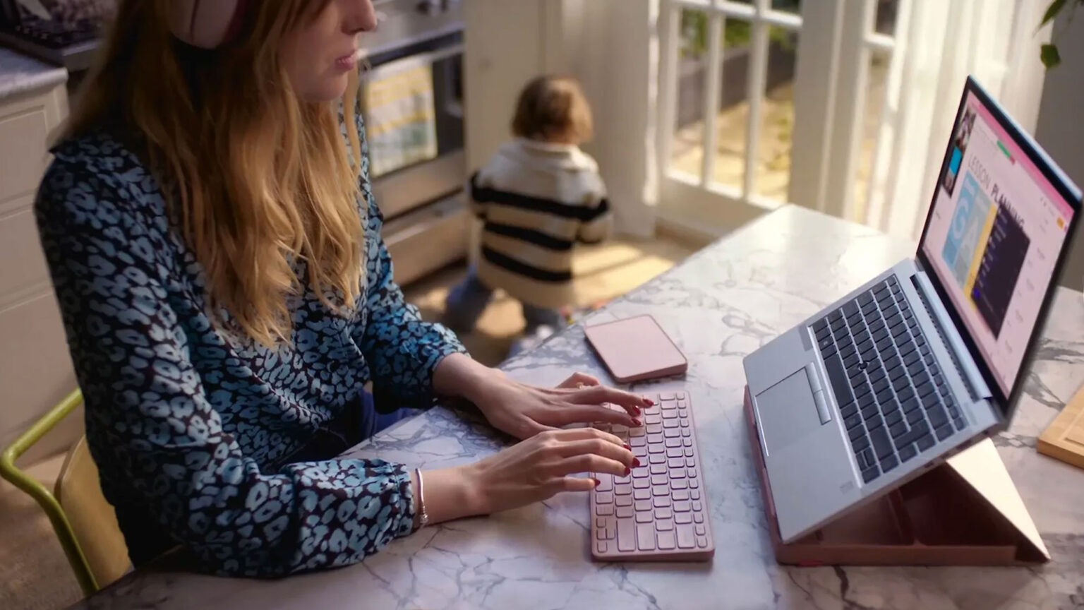 Logitech Casa Pop-Up Desk: It Is A Laptop Stand That Comes With A ...