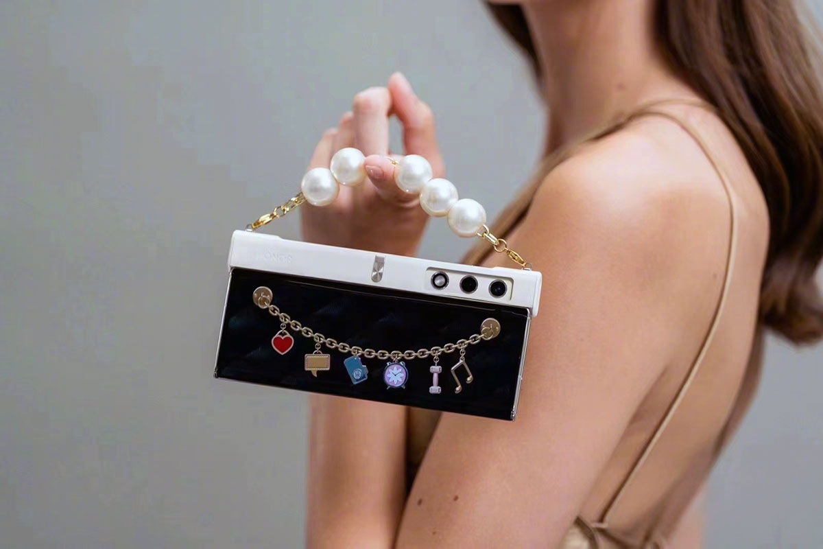 Honor V Purse Folding Smartphone Is Marketed As, Ermmm, Purse? And It’s ...