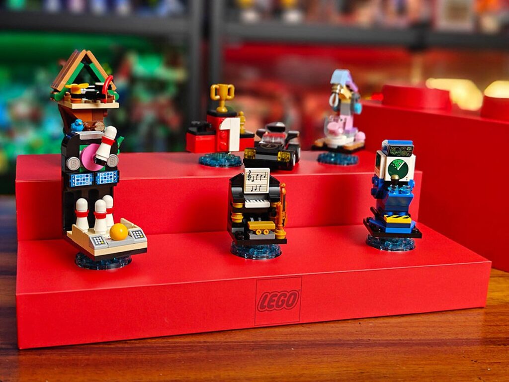 Toys”R”Us Singapore Is Offering Up Exclusive LEGO Mini Hobby Series And ...