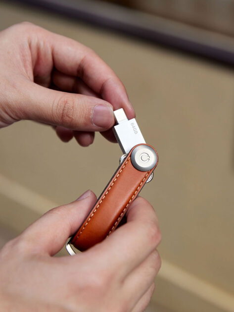 Orbitkey USB-C 64 GB: A Super Sleek And Slim USB Flash Drive That Fits ...