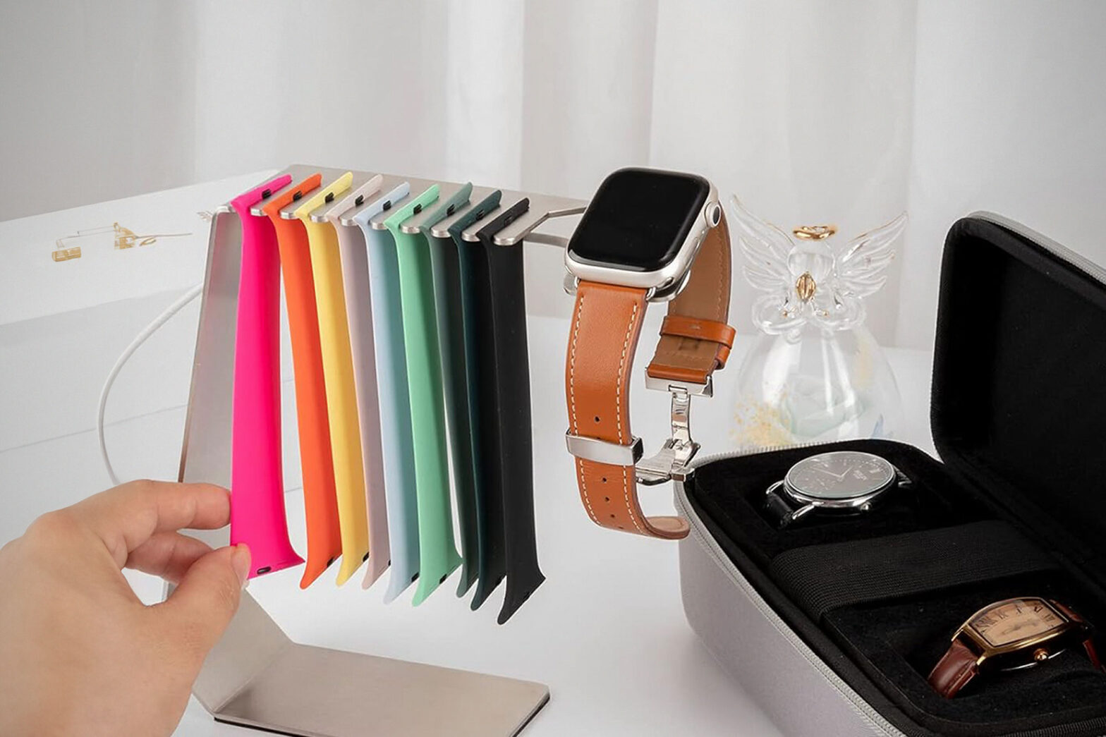 Here’s An Apple Watch Charging Stand With Apple Watch Strap Organizer