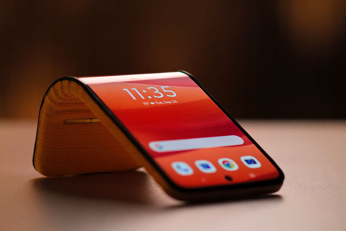 Motorola Wrist-wearable Smartphone Is Going To Make Smartphone Stand ...