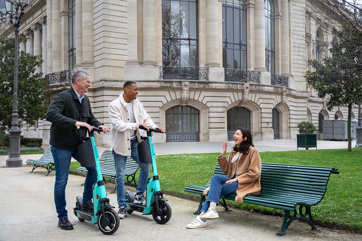 Pros And Cons Of Using An Electric Scooter To Commute To College