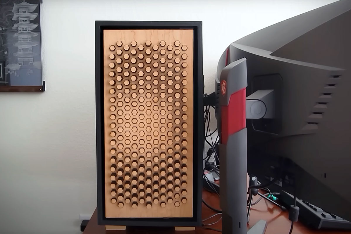 Custom Kinetic Personal Computer Case By Ideal Idea: It’s Alive!