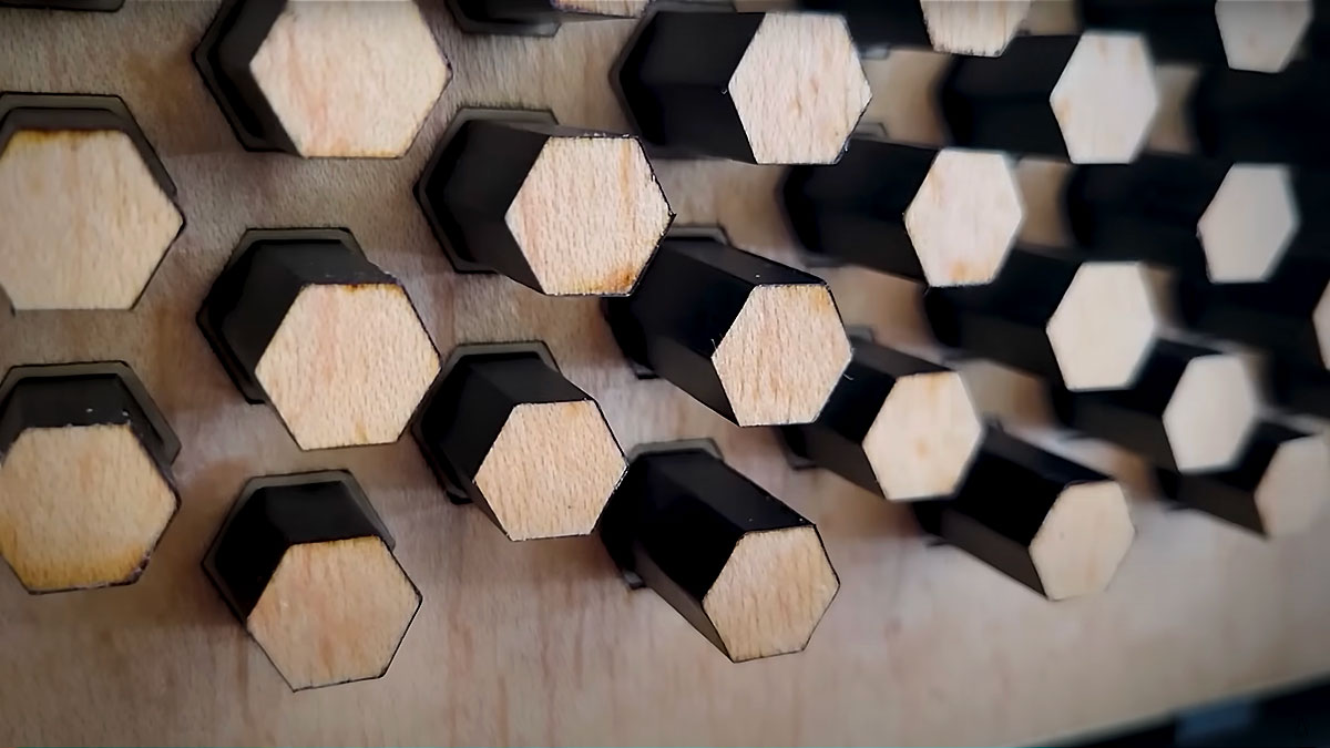 Custom Kinetic Personal Computer Case By Ideal Idea: It’s Alive!