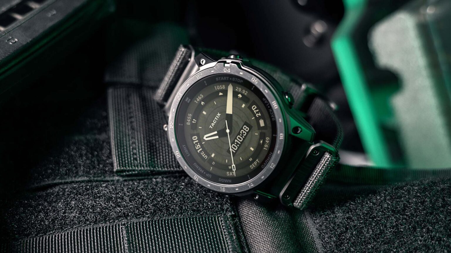 Garmin tactix 7 - AMOLED Edition Tactical GPS Watch: Legibility In Any ...