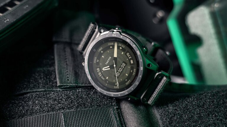 Garmin tactix 7 - AMOLED Edition Tactical GPS Watch: Legibility In Any ...