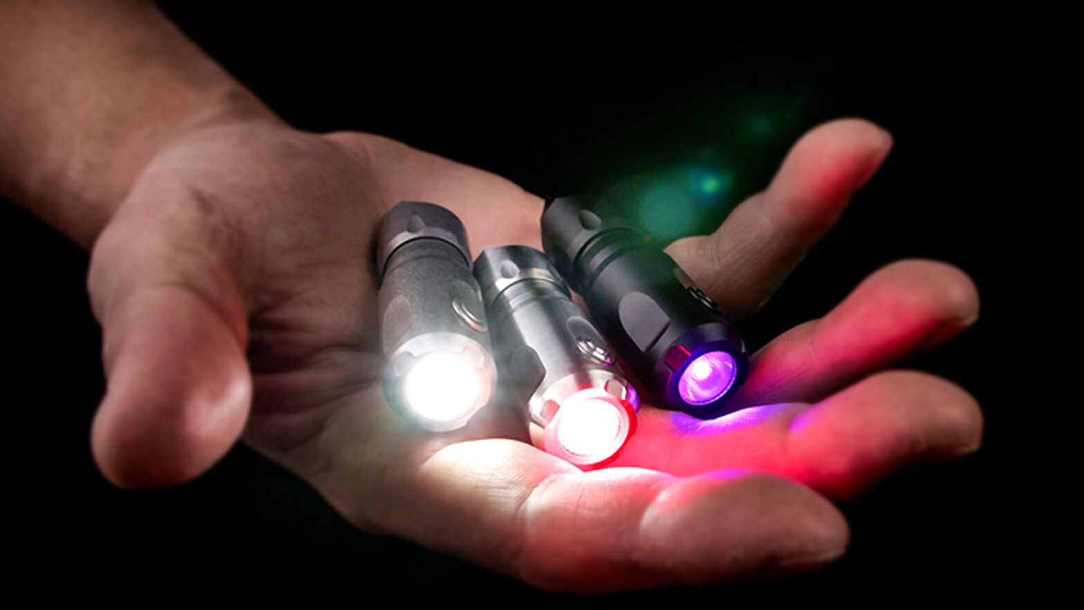 HUNT X6 Rechargeable 3in1 LED Flashlight With Pry-bar: Good For ...