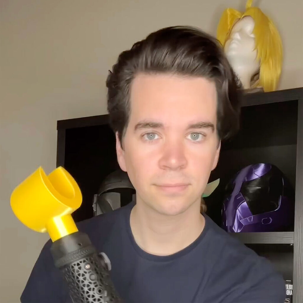 This Congenial Amputee/Cosplayer Makes A Minifig Hand For His Bionic Arm