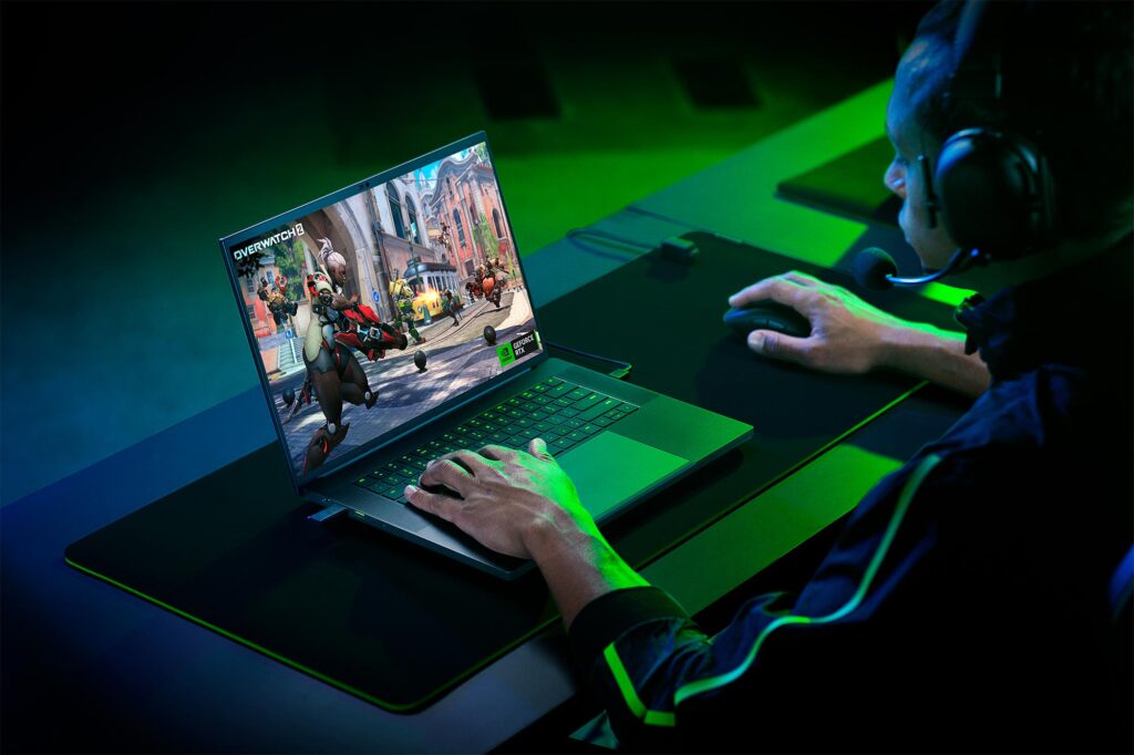 2024 Razer Blade 16 Gaming Laptop Is Rocking The World-First OLED 240 ...