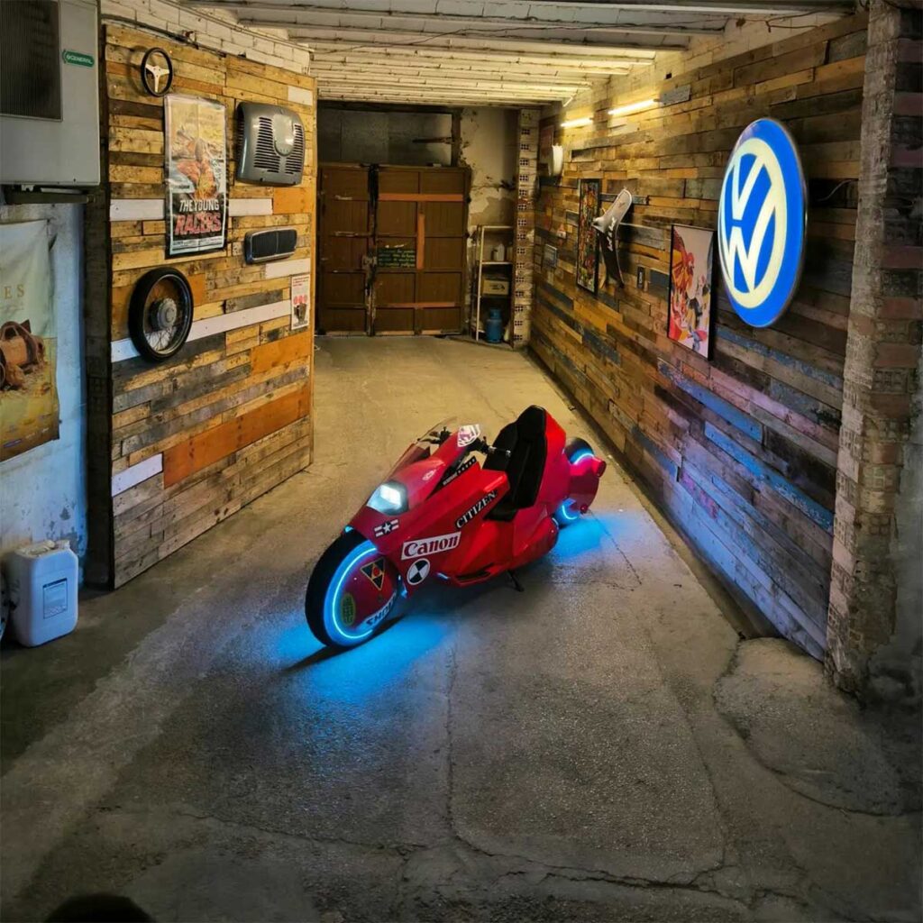 Custom Bike Creation: Kaneda’s Bike From Akira By Bel&Bel