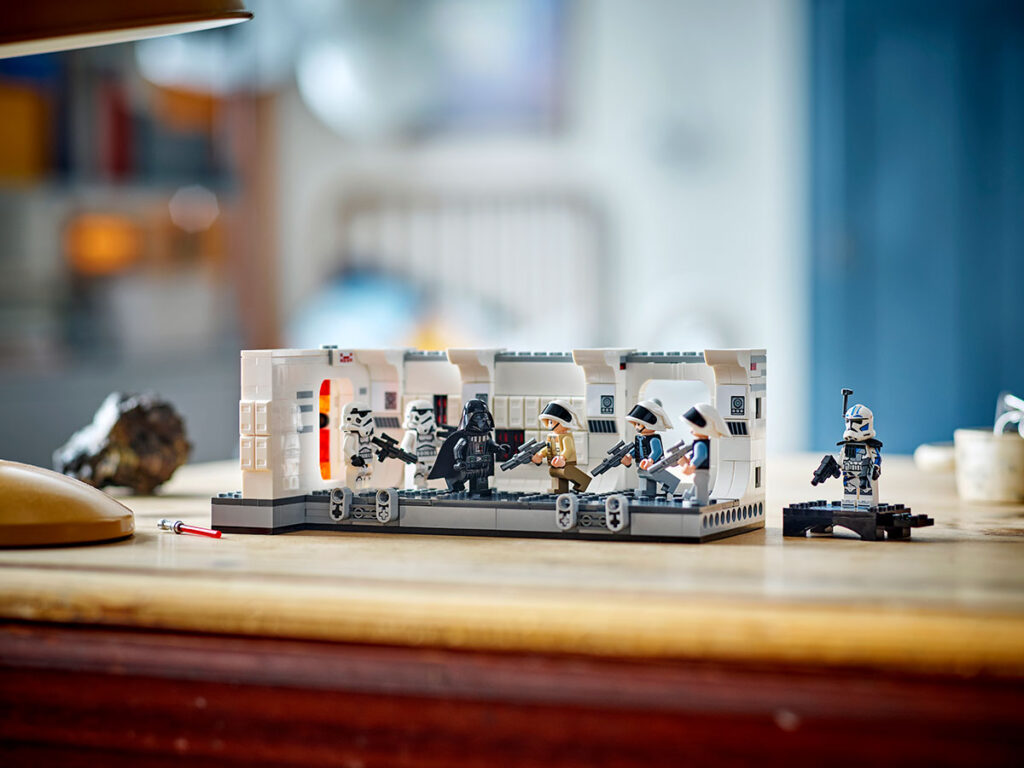 LEGO Celebrates 25 Years Of Collab With Star Wars With Awesome Midi ...